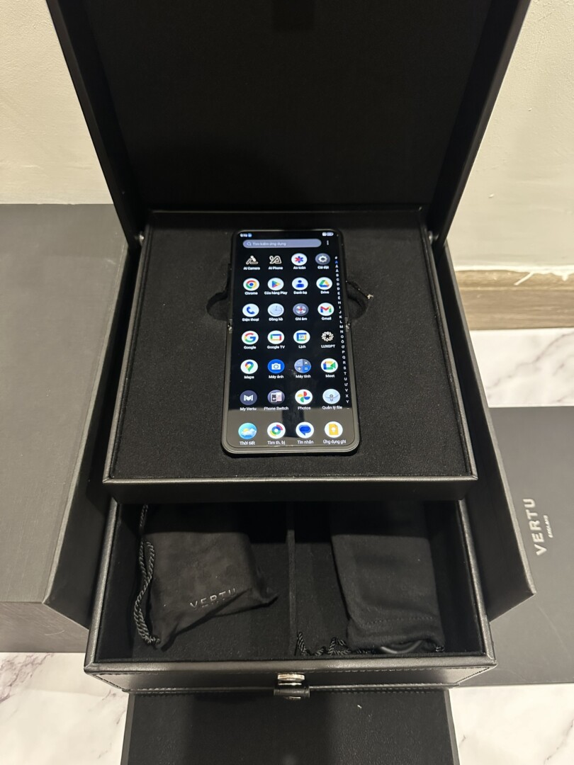 Điện Thoại Vertu Iron Flip Jade Black 99% - Vertu Việt Nam