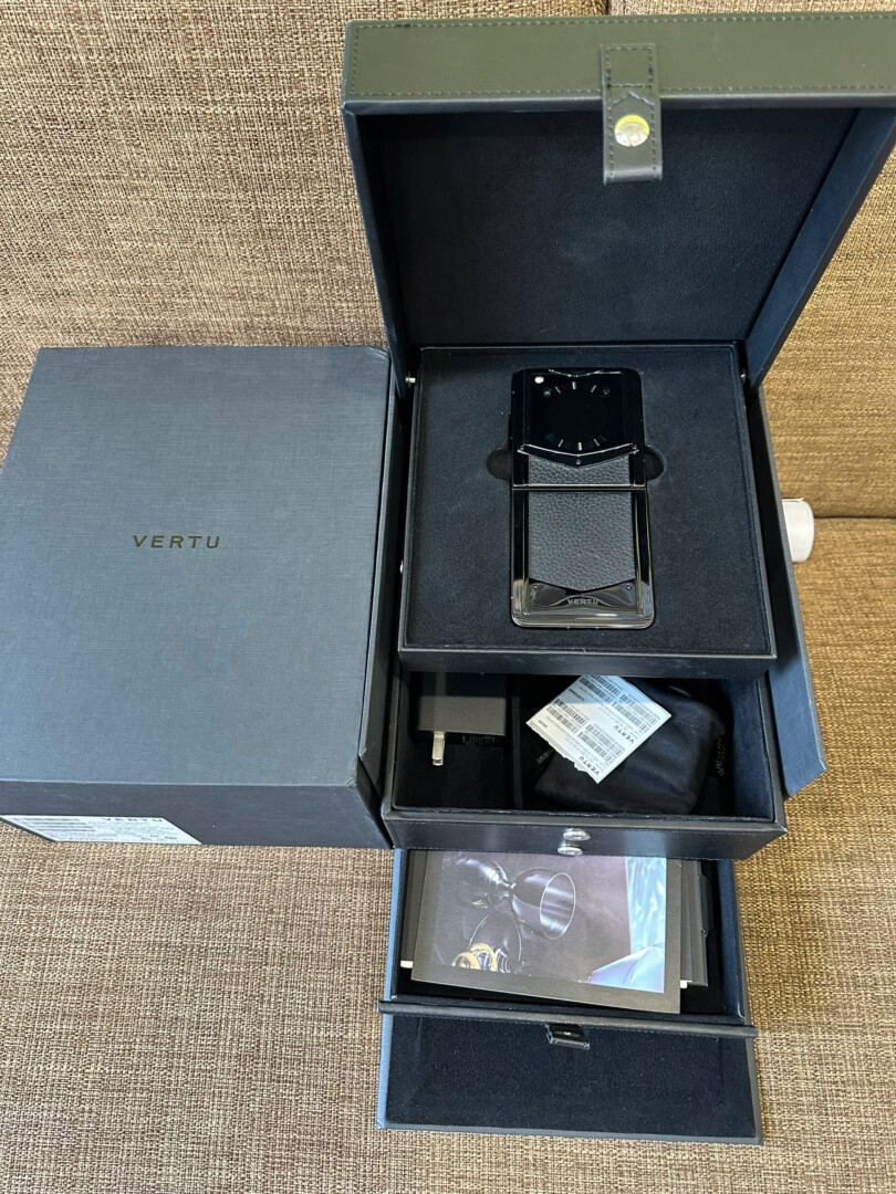 Điện Thoại Vertu Iron Flip Jade Black Máy Đẹp 99% - Vertu Việt Nam